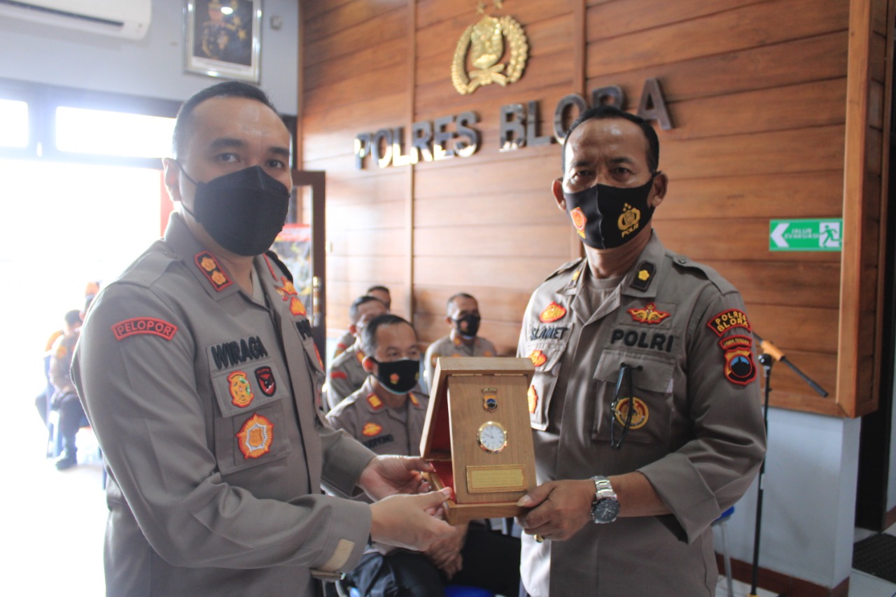 Pelepasan Kompol Slamet sebagai Kabagren Polres Blora Polda Jawa Tengah ...
