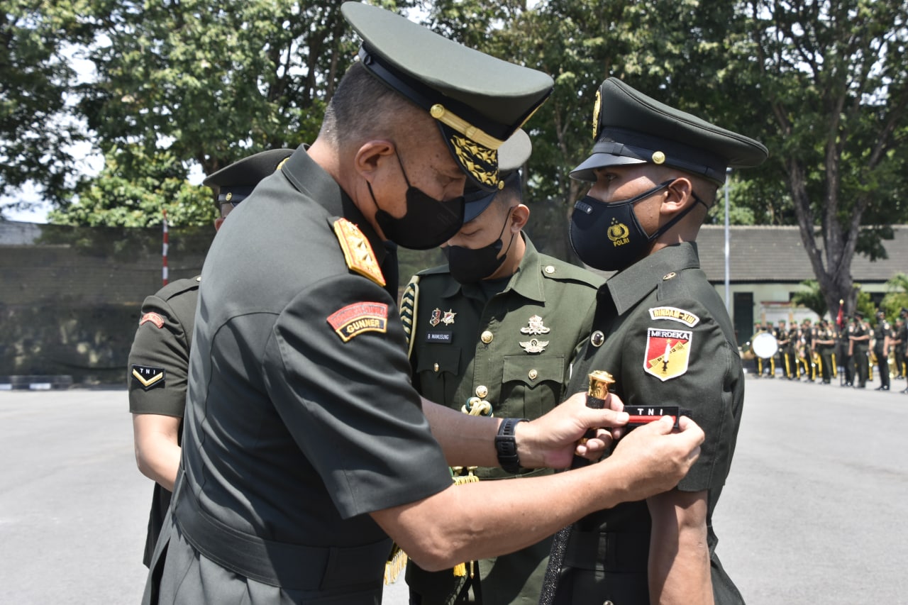 Dilantik Pangdam XIII/MDK, Prada Didi Afriansyah Jadi Lulusan Terbaik ...