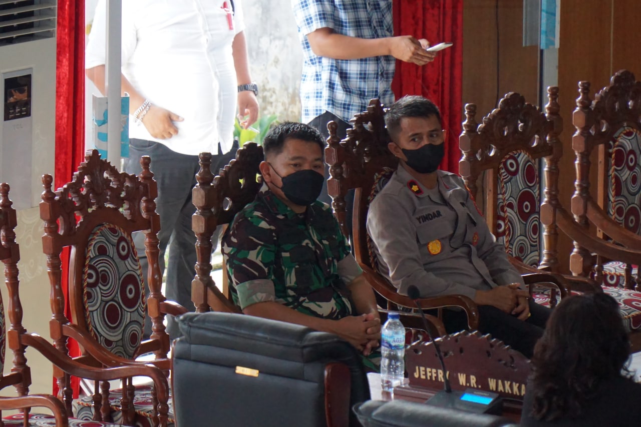 Rapat Paripurna DPR Minahasa, Diwakili Kapten Inf Donny Lumenta ...