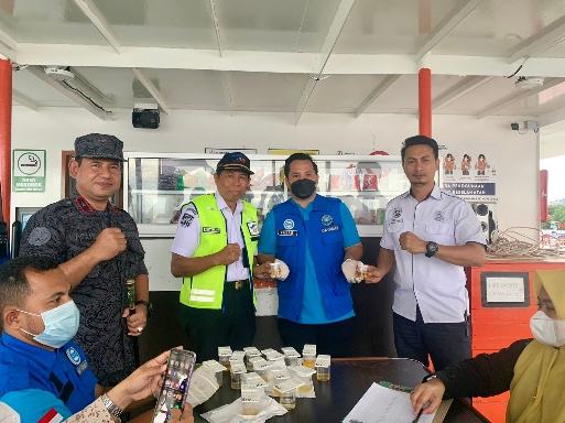 Koorsatpel Bersama GM Asdp Ternate Sambut Baik BNN Malut Tes Urine di ... Koorsatpel Bersama GM Asdp Ternate Sambut Baik BNN Malut Tes Urine di ...