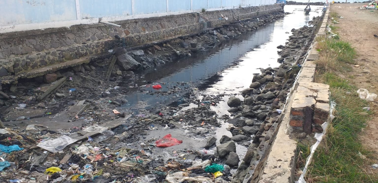 Diduga Tidak Ada Tong Sampah Permanen yang Tersedia dan Pengangkutan ...